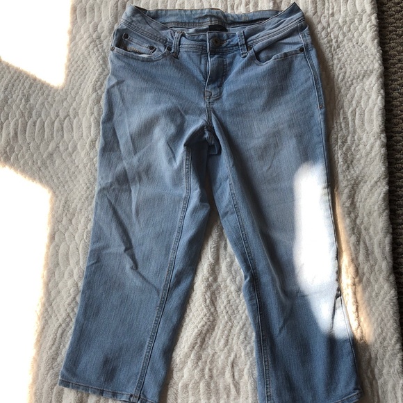 Faded Glory | Jeans | Faded Glory Lightwash Jeans | Poshmark